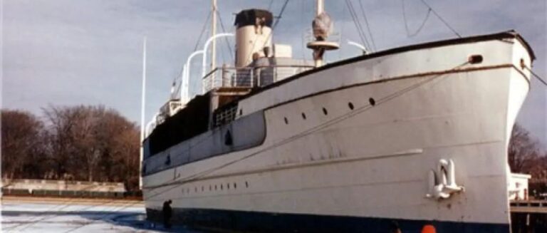 SS Delphine - The Legacy of the 1921 Steam Yacht • Noblesse Yachts